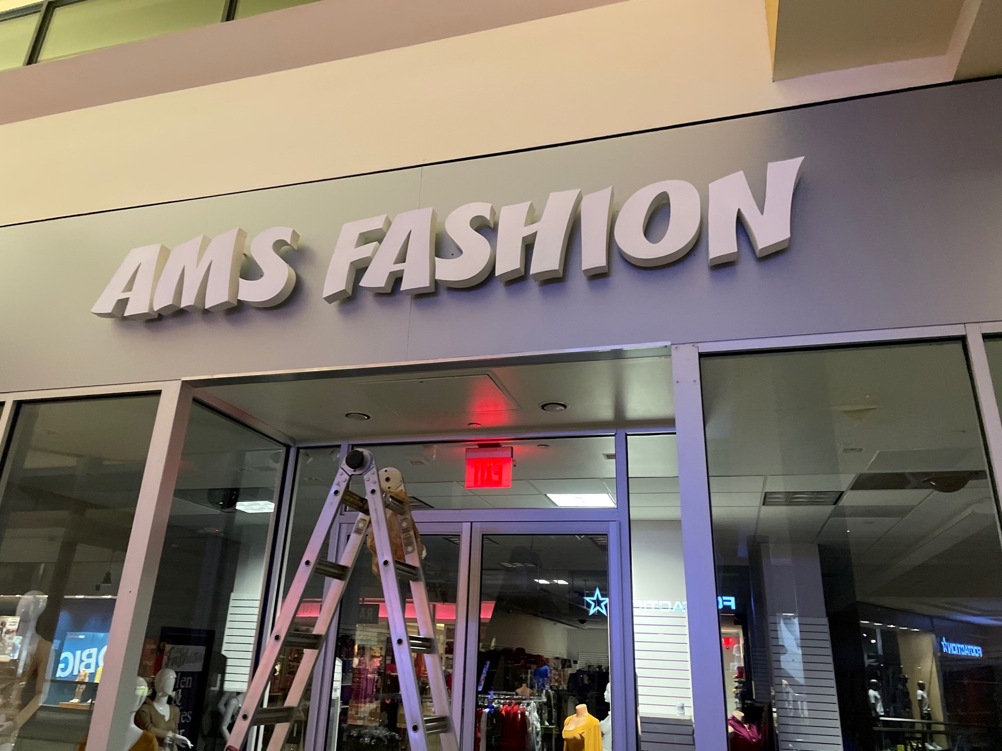 Milwaukee Sign Company | Custom Signs Graphics Experts